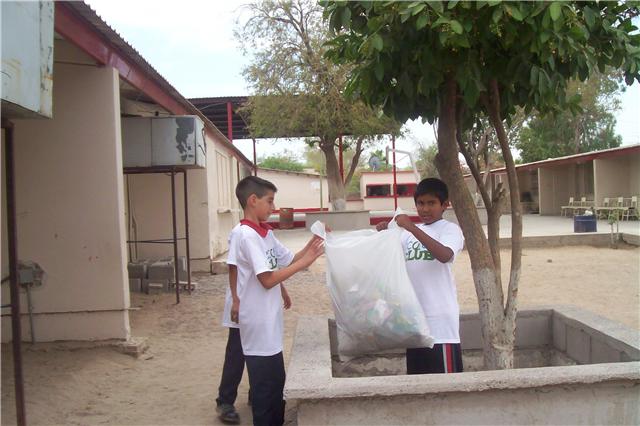 école: École's Club en la Primaria Heroes de Caborca